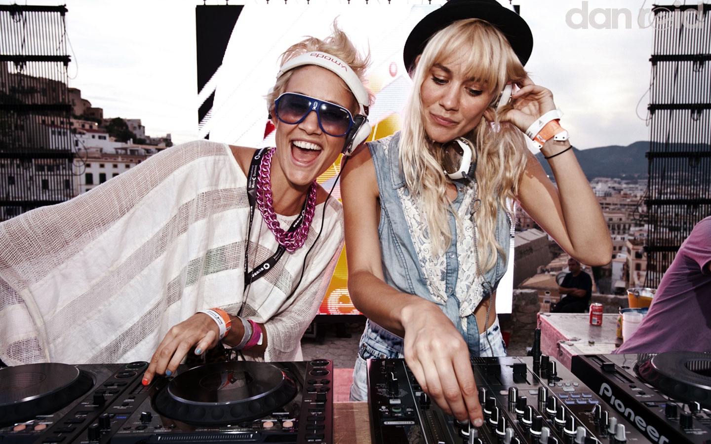 Cover Dan Tracklist Untuk Album NERVO, “Collateral” - Creativedisc