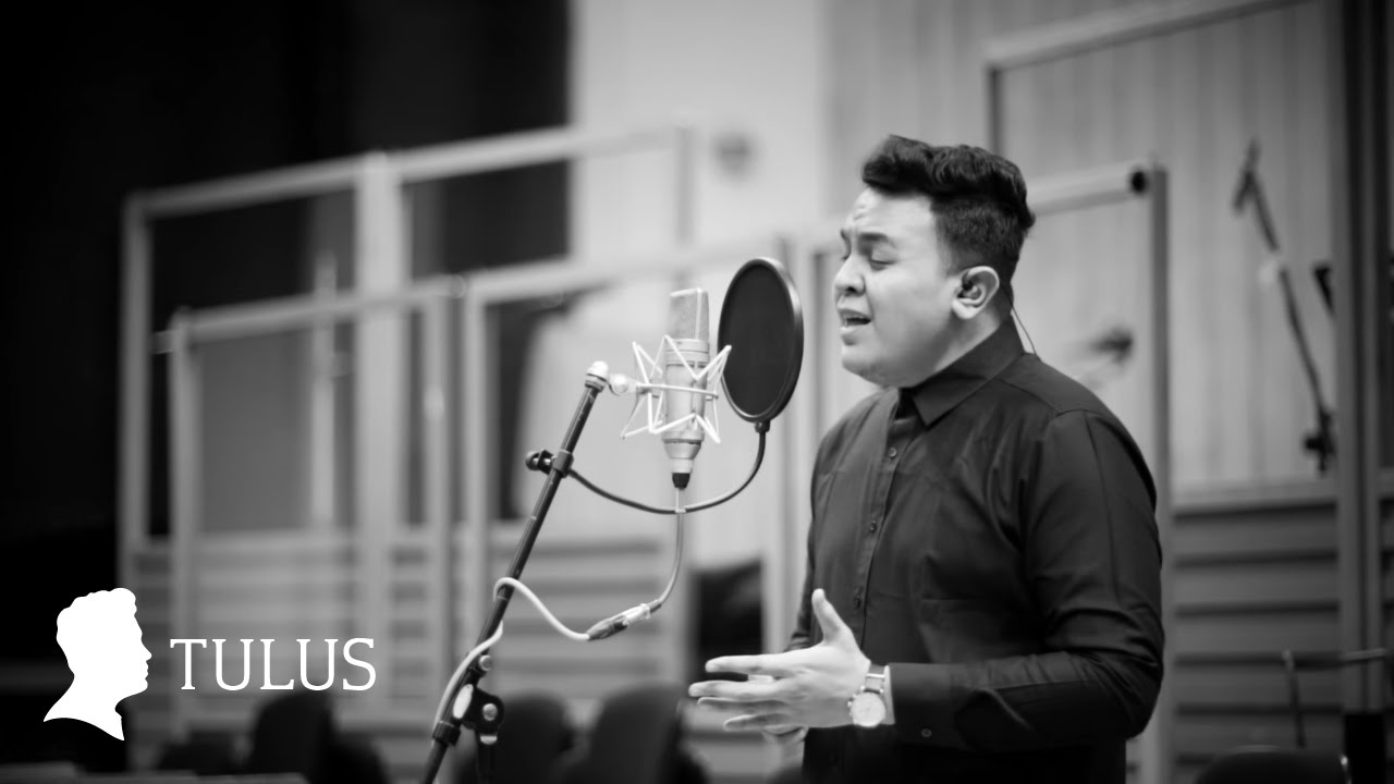 Album Baru Tulus Berjudul Monokrom Rilis 3 Agustus 2016 - Creative Disc