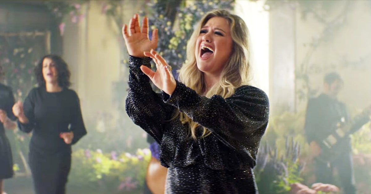 Kelly Clarkson Pamer Kekuatan Vokal Di Cover 'Never Enough' Untuk "The ...