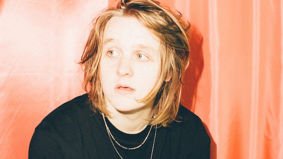 Mengaku One Hit Wonder, Lewis Capaldi Meraih #1 Di Chart Inggris Dengan ...
