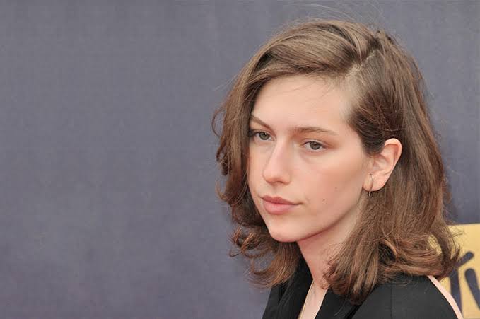 King Princess “Dimakan Hidup-Hidup” dalam Video ‘Prophet’ - Creativedisc