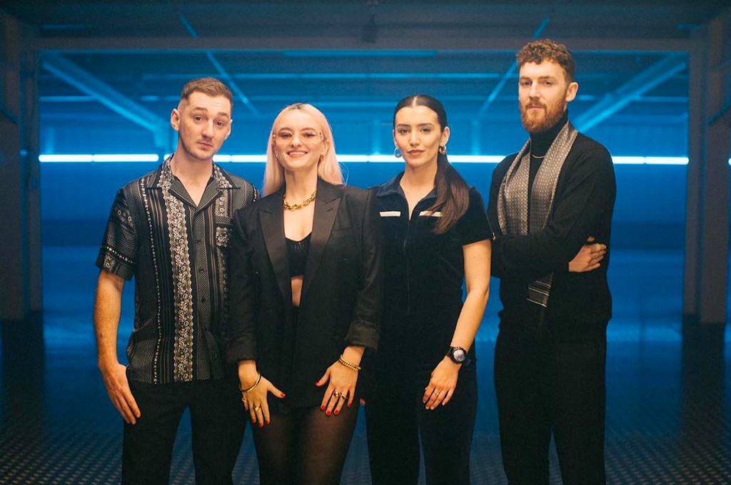 Clean Bandit Sajikan Versi Akustik Untuk Kolaborasi Bersama iann dior ...