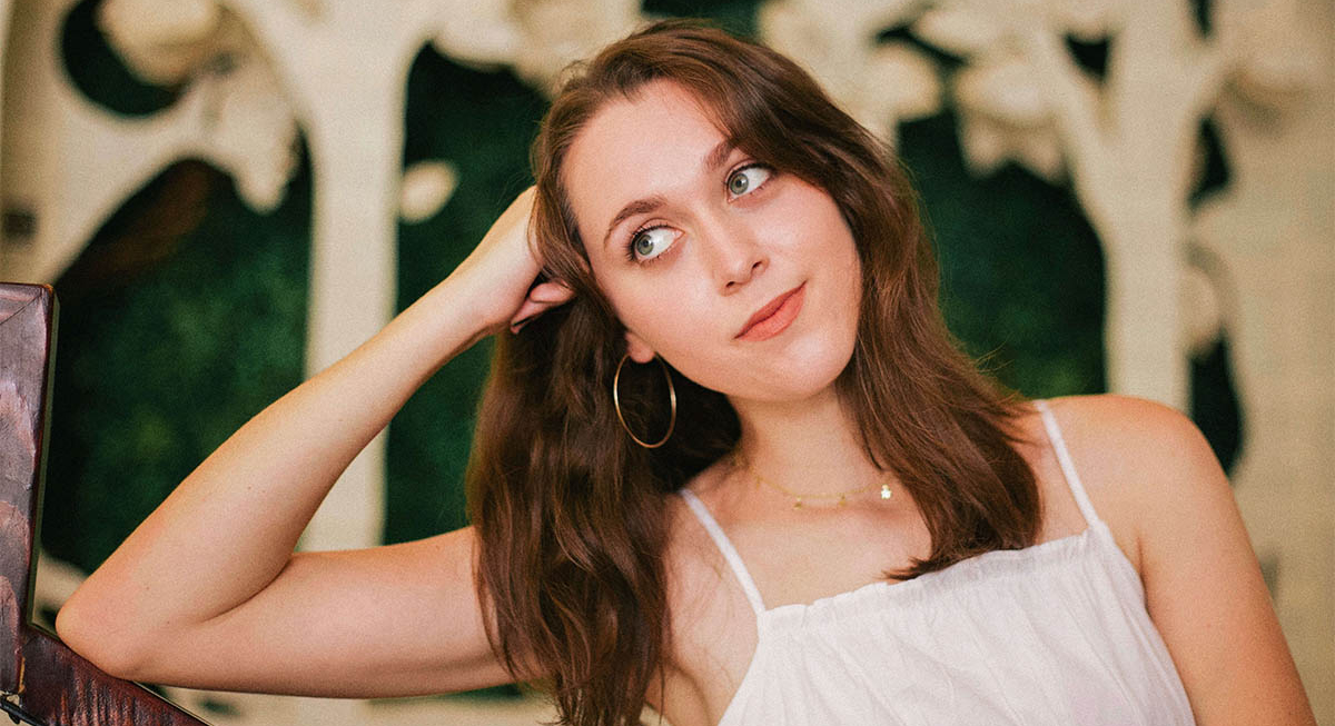 Em Beihold Hadirkan Lagu Bertema Mental Health, ‘Numb Little Bug ...