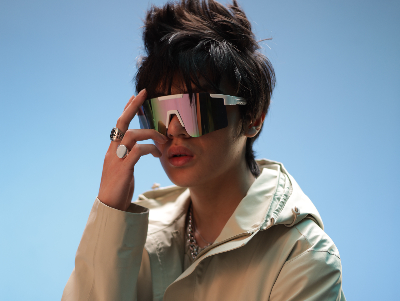 Warren Hue Sajikan ‘RUNAWAY W ME’ Sebagai Single Pertama Untuk Album ...