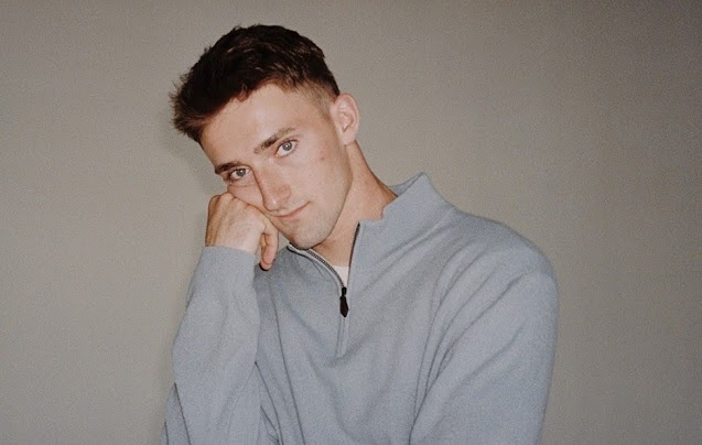 Hayd Hadirkan Lirik Yang Jujur dan Emosional di Single, 'Head In The Clouds' - Creative Disc