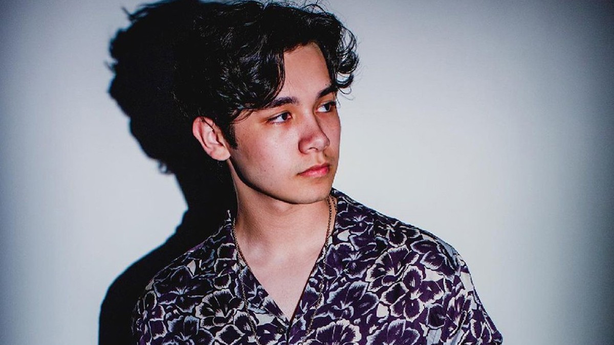 Ian Asher Rilis Single Debut 'God on the Weekend' - Creative Disc