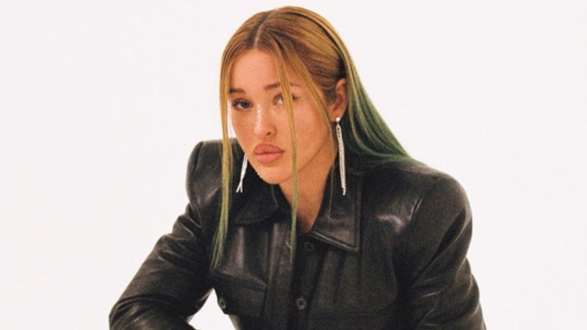 Elley Duhé Cerminkan Dirinya yang Unik dalam ‘DELIRIUM’ - Creative Disc