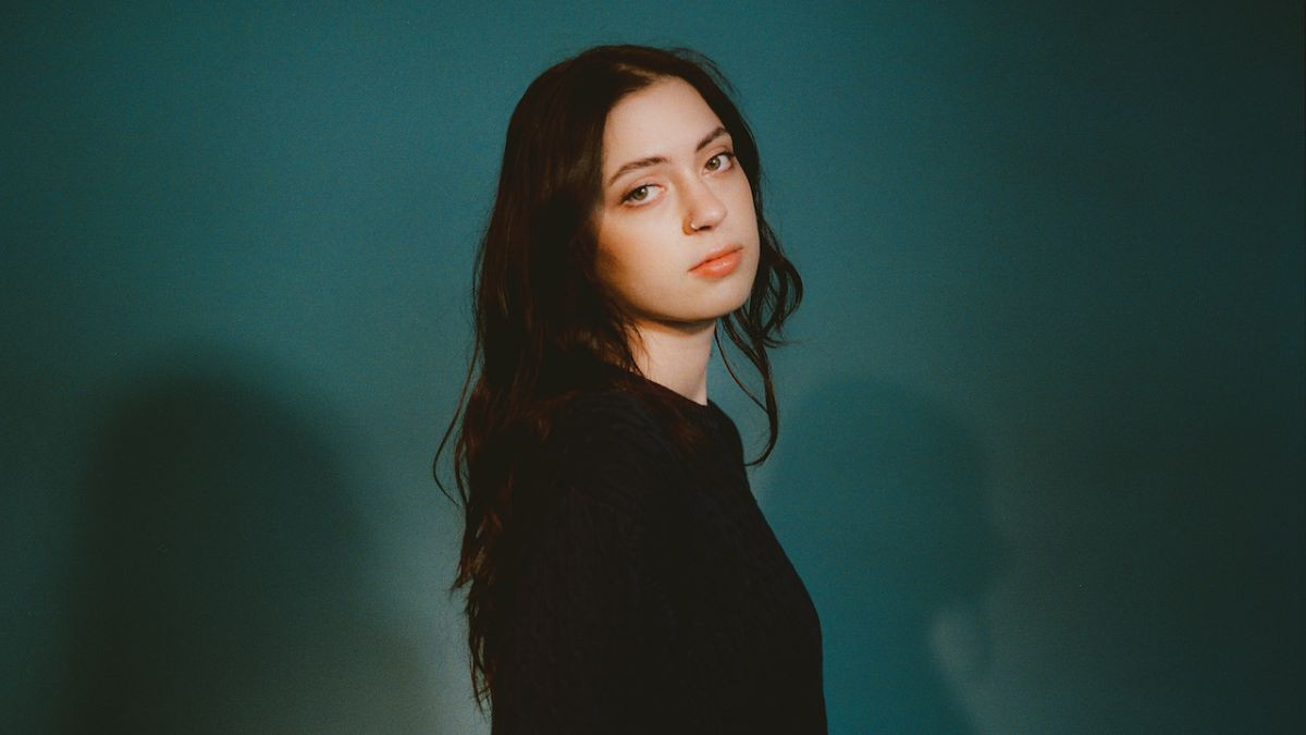 Bertambah Dewasa, Lizzy McAlpine Bagikan Single, 'Older' - Creative Disc