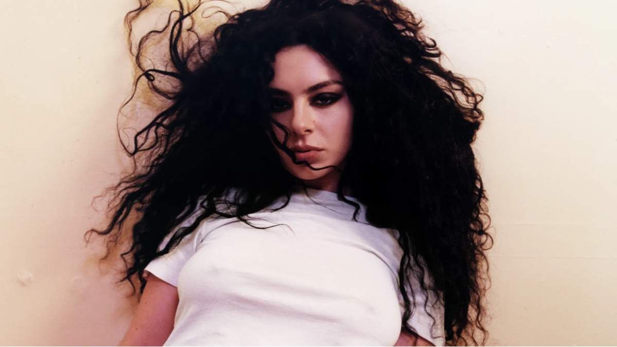 Charli xcx Rilis Album Baru “brat” yang Diciptakan Khusus Untuk Lantai ...