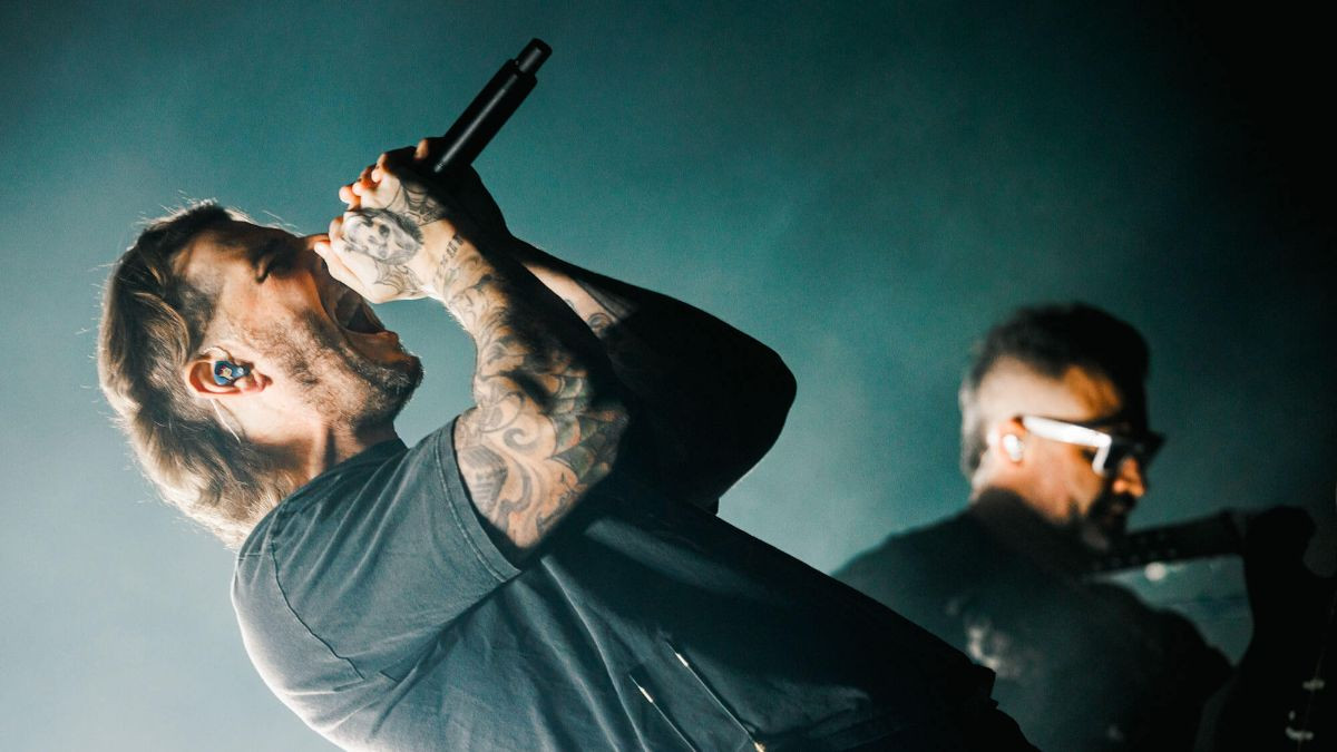 M. Shadows Avenged Sevenfold Ungkap Tantangan Saat Menjalani Tur ...