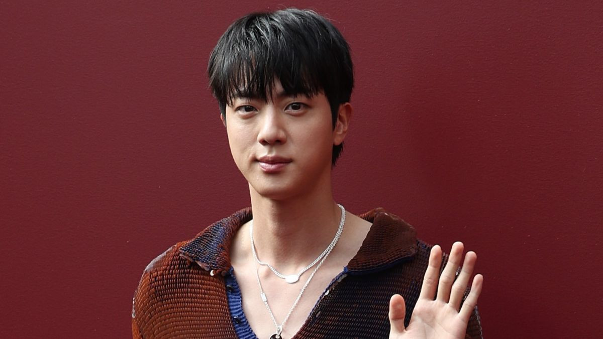 Jin BTS Bawakan OST 'Close to You' dari Serial "When the Stars Gossip" yang Dibintangi Lee Min ...