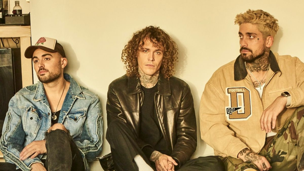 MISAMO Ungkap Beragam Identitas dalam MV 'Identity' - Creative Disc