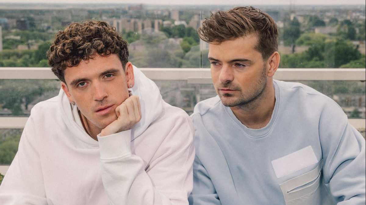 Mantan Gitaris Ozzy Osbourne, Jake E. Lee, Ditembak di Las Vegas ...