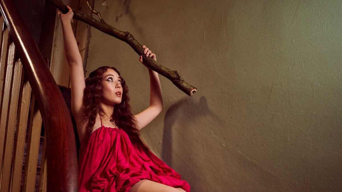 Laufey Kembali Lewat 'Lover Girl', Sajikan Romantika Jarak Jauh Jelang Album Baru - Creative Disc