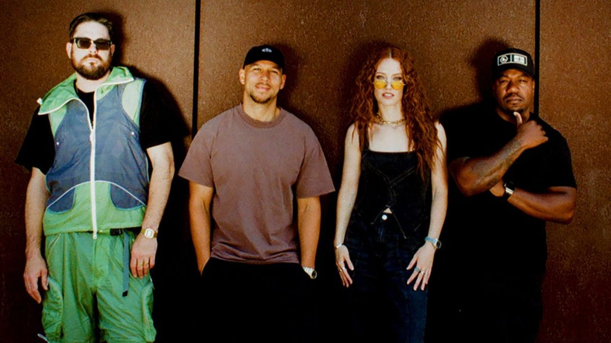 MIKA Resmi Lepas EP Solo, "bleached" - Creative Disc