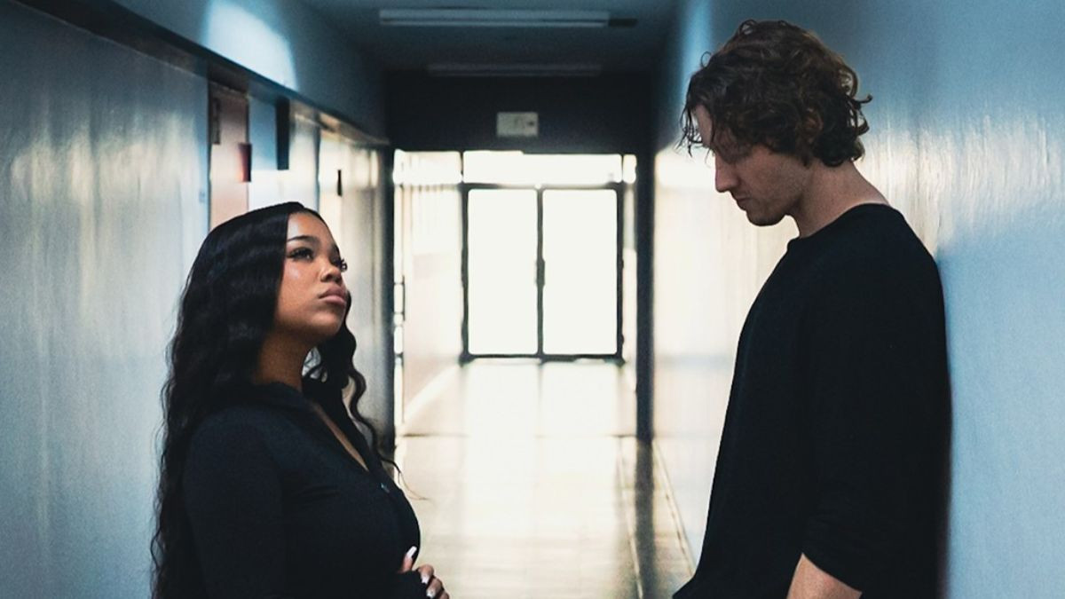 Zoe Wees dan Dean Lewis Bersatu dalam Duet Emosional 'Learn To Love ...