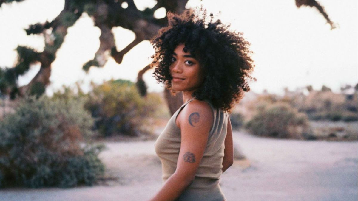 UMI Umumkan Album Kedua "people stories" Bagikan Dua Single Sekaligus ...