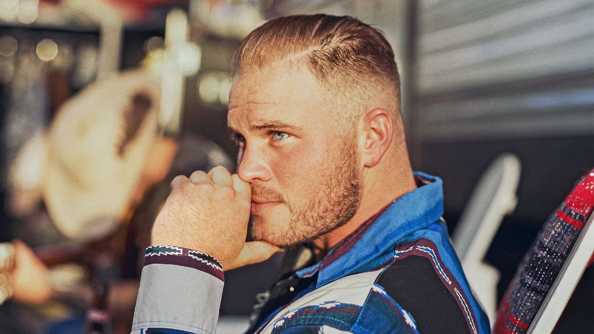 Zach Bryan Raih Album No. 1 Kedua di Billboard 200 lewat “With Heaven ...