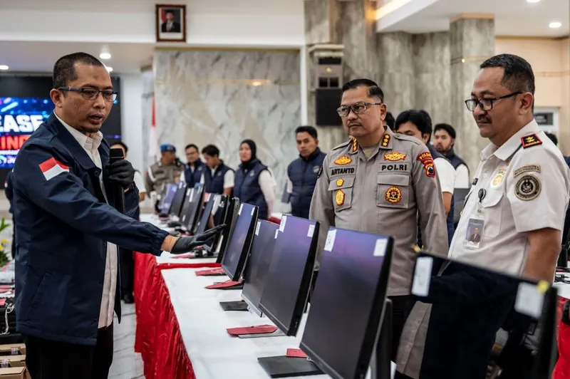 Polda Jateng Ungkap Kasus Penipuan Daring Pig Butchering | IVoox Indonesia